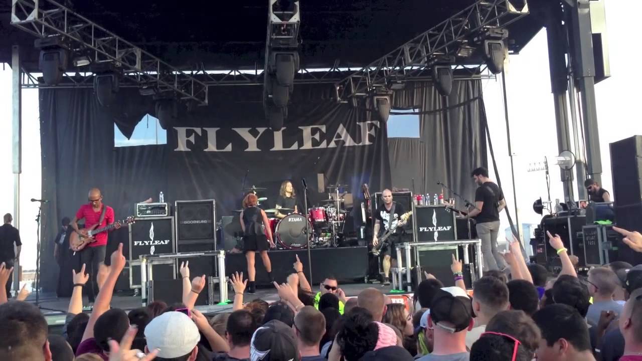 Flyleaf (LIVE EL PASO) HD PART 3 - YouTube