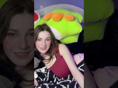 Pretty Girl 😍 Lying On Bed Live Tango Vlog || Bigolive Stream || Periscope 💝