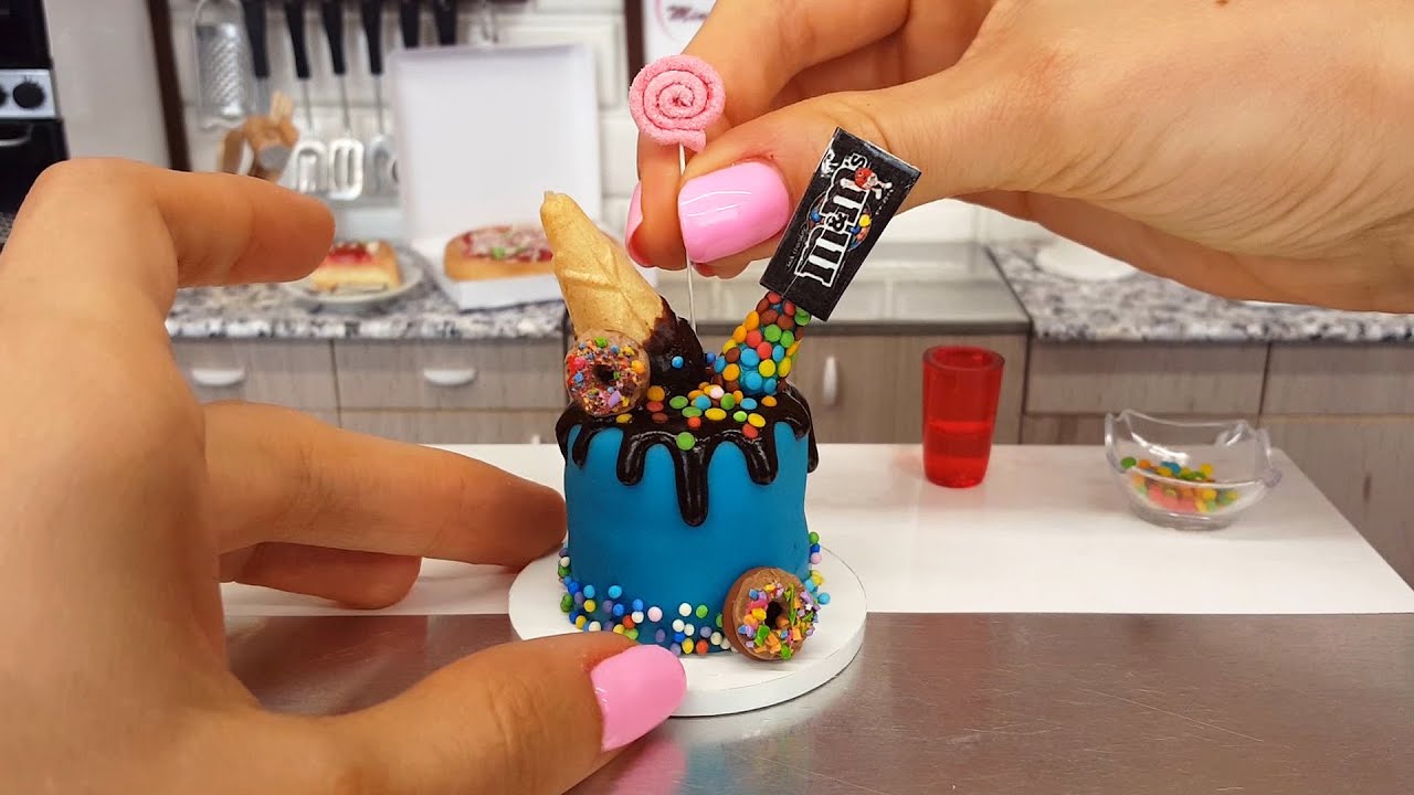 Mini, real CANDY CAKE / mini M&M's cake 🍰🎂🍭🍬 / mini food / miniature ...