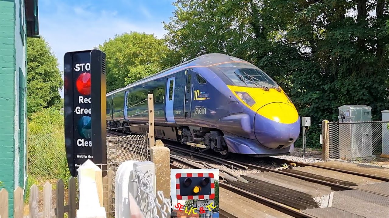 Dibleys (Footpath) Level Crossing, Chartham, Kent - YouTube