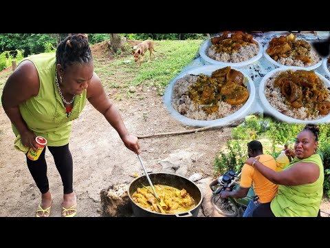 Miss Kay is in the kitchen cooking curry cow foot and Gungo rice and peas, she falls out of 🍓 tree 🤣