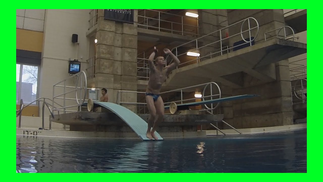 FUNNY DIVING ACCIDENT - YouTube