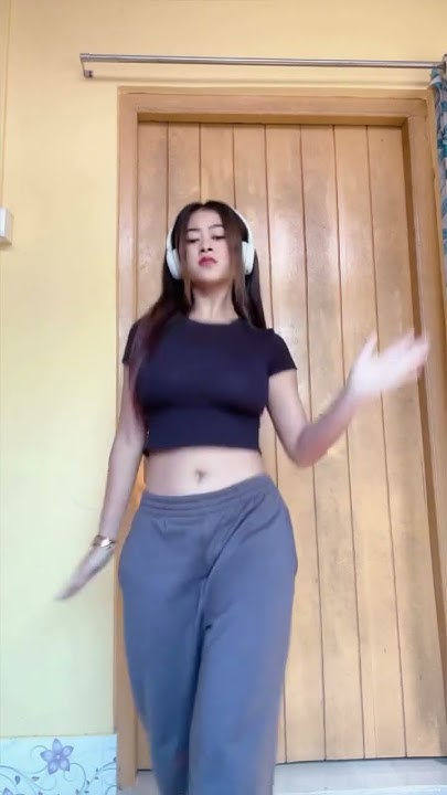 Monarma Reang Dance - YouTube