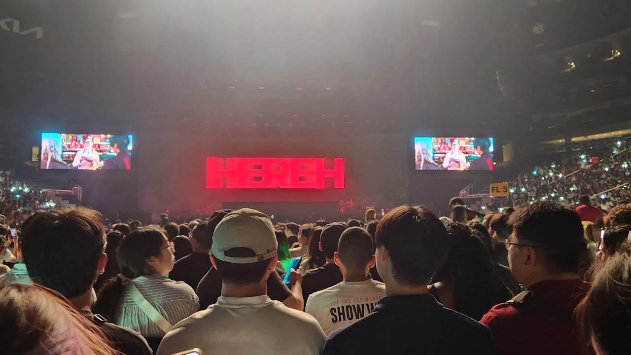 Celebrity | IU HERER Concert 19JUN2024 | Atlanta, GA USA - YouTube