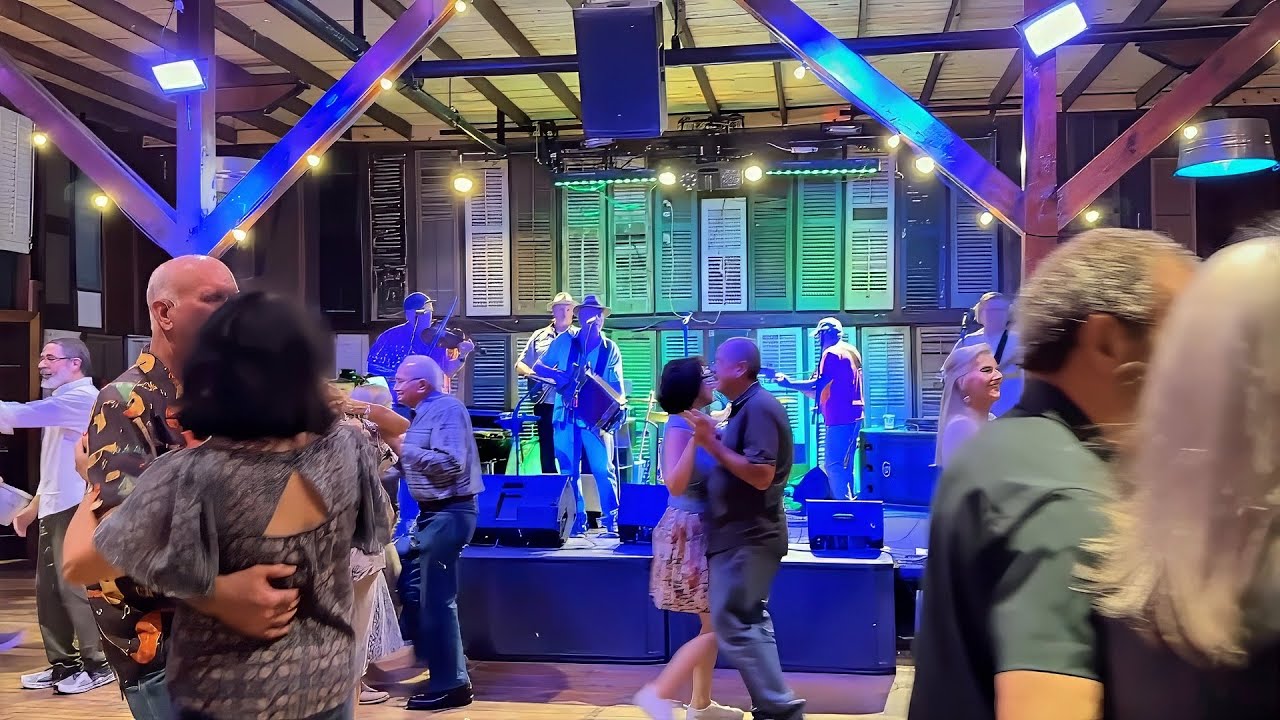 Second Waltz to Has Beans at Feed N Seed on 7/10/25 - YouTube