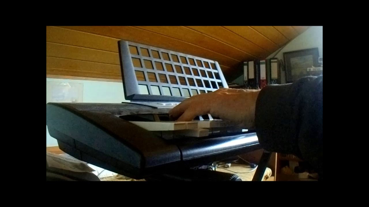 James Bond Theme (Keyboard) - YouTube