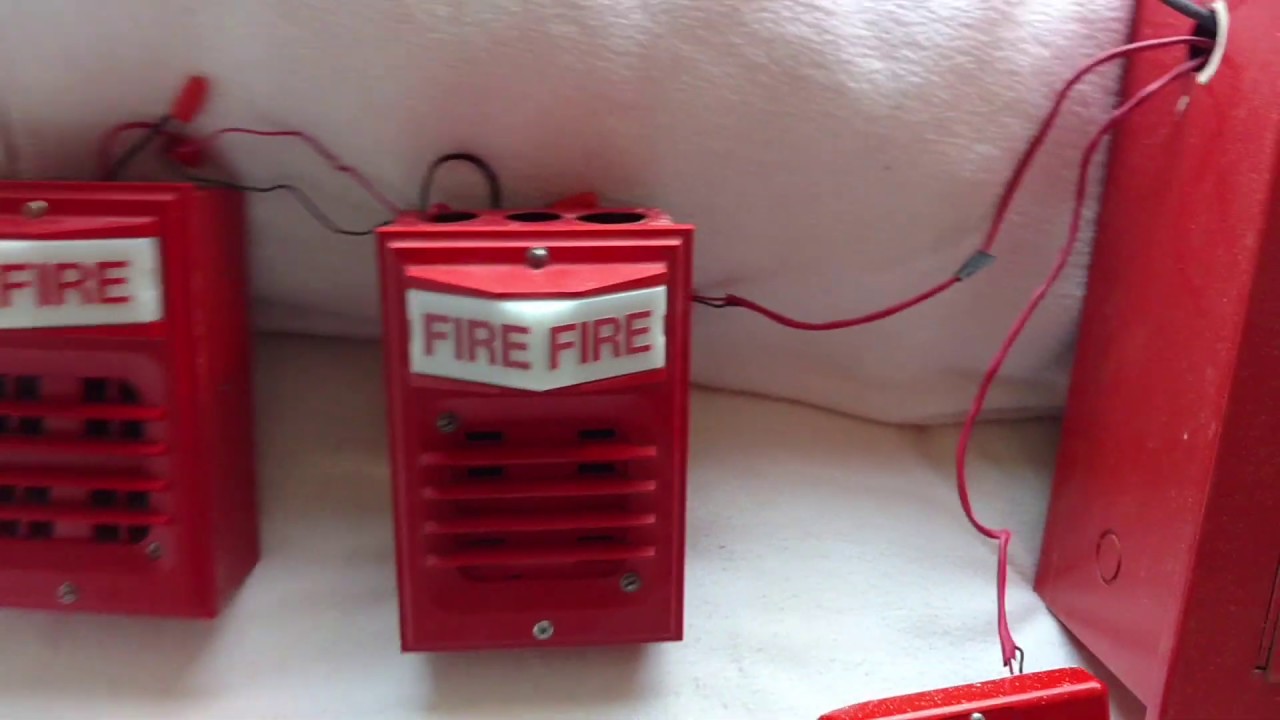 Bonus clip - Classic Simplex 2903 horn/strobes - YouTube