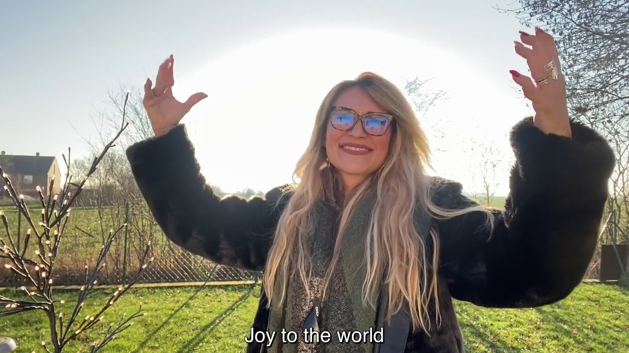Joy to the World by Phil Wickham in Sign Language // Megg Rose - YouTube
