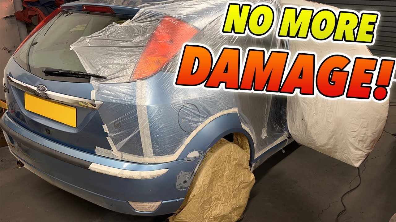 Sorting The Body Damage On The £200 Ford Focus - YouTube
