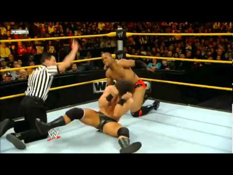 WWE NXT 2/8/11 Nunzio debuta como réferi en NXT - YouTube