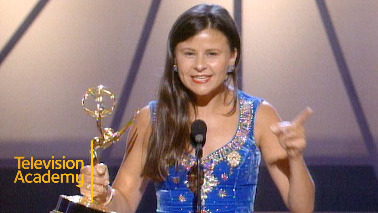 Tracey Ullman Wins Outstanding Individual Performance in a Variety ...