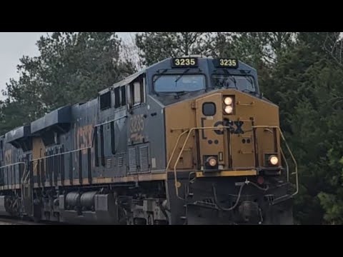 CSX MOW train going North through Petersburg - YouTube