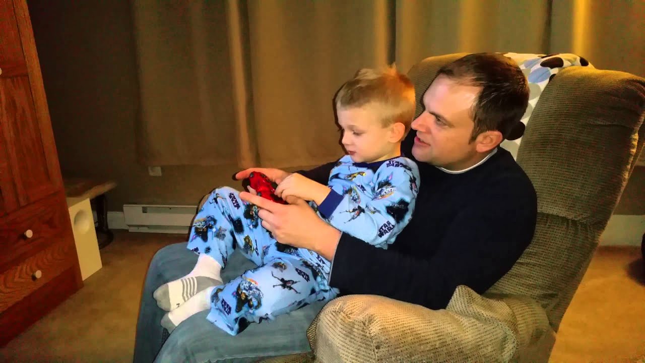 Play video games with Daddy - YouTube