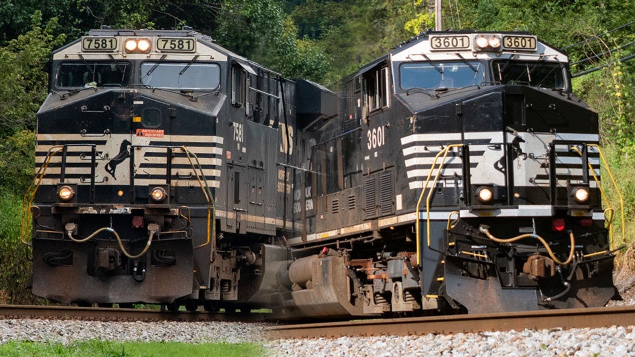 Train Action On The Pokey Main In Iaeger, West Virginia - YouTube