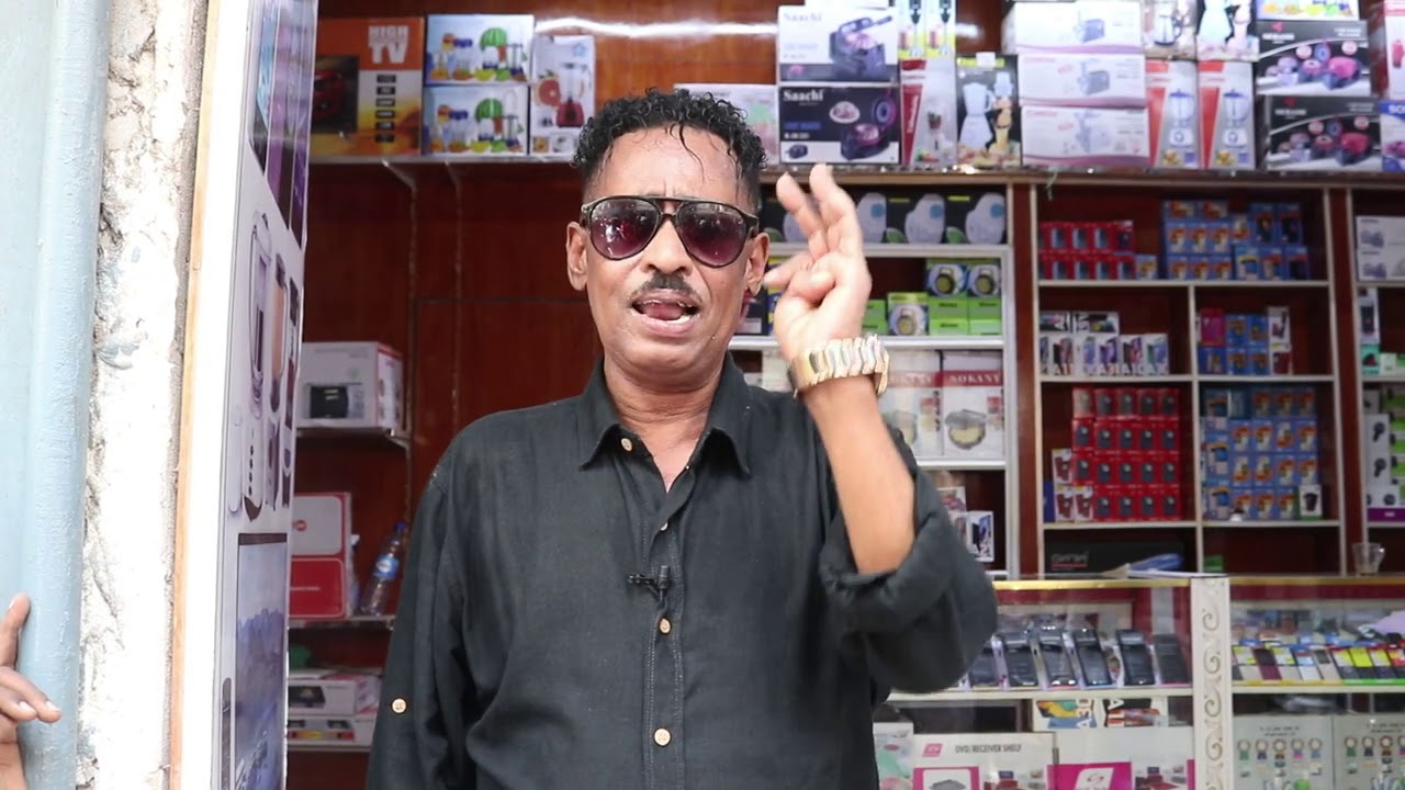 AJAKIS MIYAA DHINTAY? AJAKIS OO AFKA FURTAY............ - YouTube