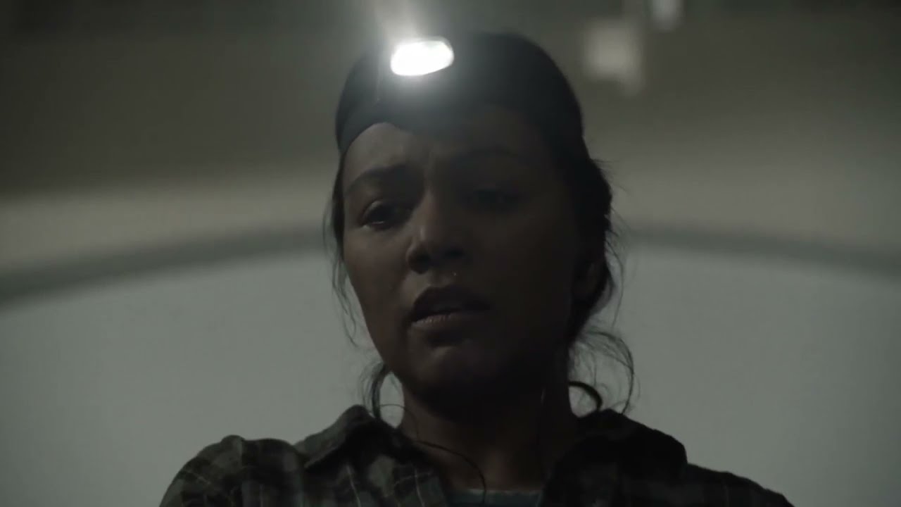 Fear The Walking Dead S5E10 - Grace goes among walkers | Mall scene ...