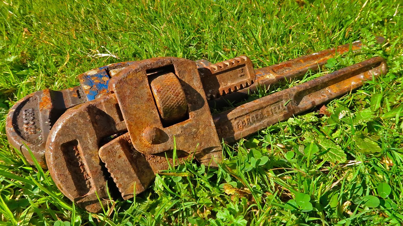 Two Rusty Pipe Wrenches Restoration - YouTube