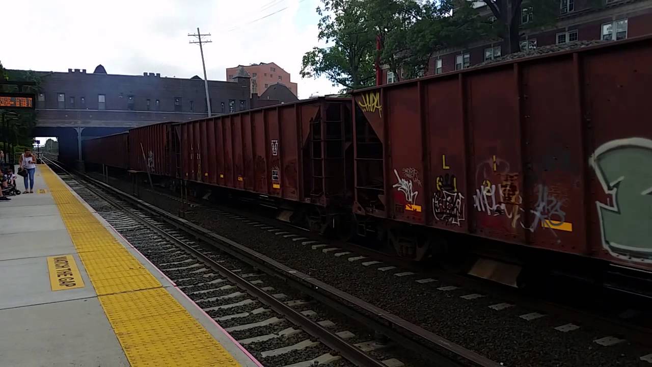 LIRR work train passing Kew Gardens - YouTube