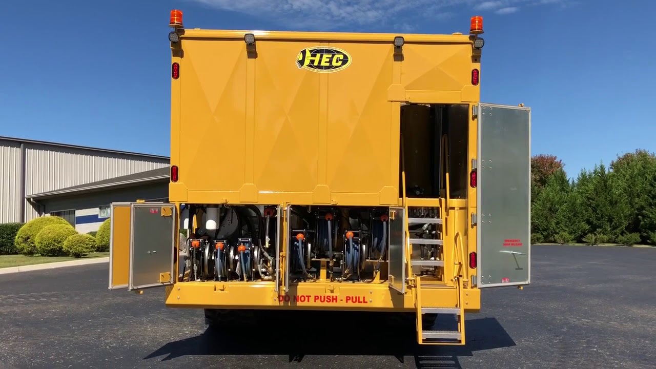 CAT 740B articulated fuel and lube truck for arctic conditions - YouTube