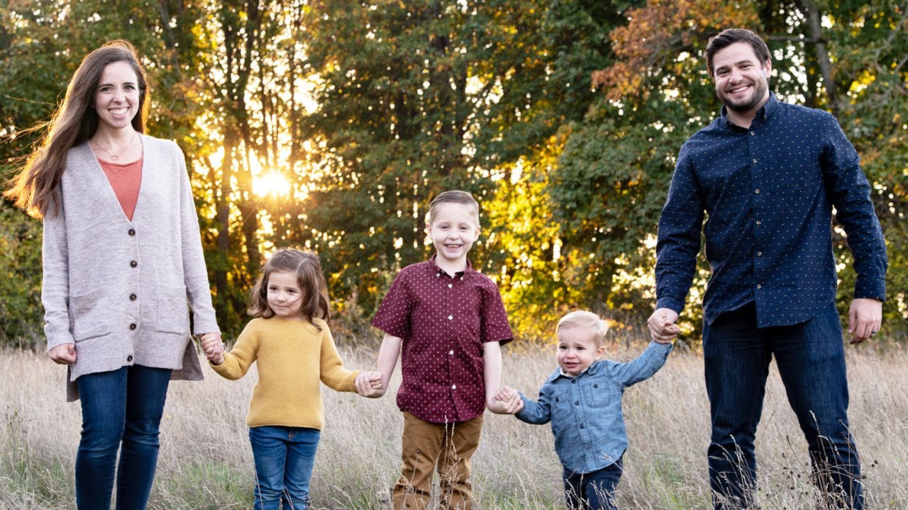 Why Having Kids in Your 20s Is The Way to Go - YouTube