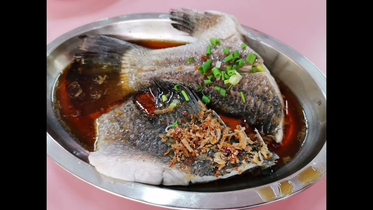 SG Hawker Food # Delicious Steam Fish at Golden Mile Food Centre. - YouTube