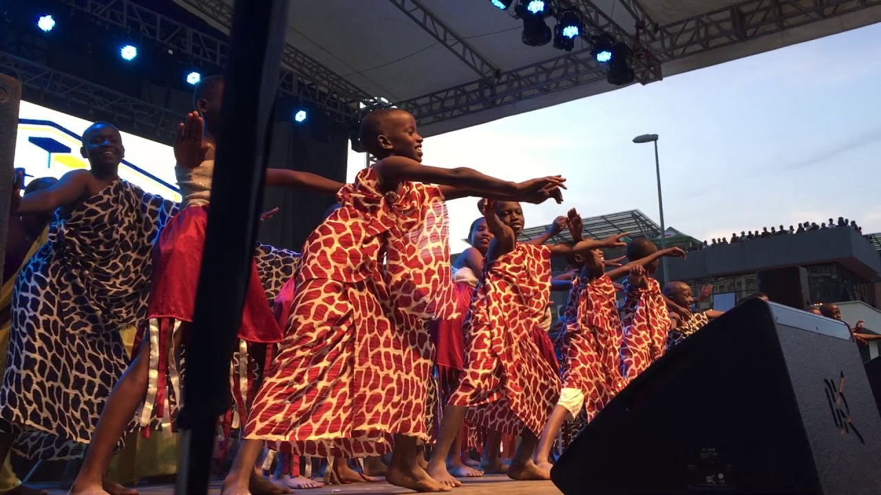 LEAF Rwanda JR Troupe Performance @ Tour Du Rwanda - YouTube