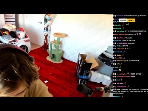 xQc does a Room Tour - YouTube