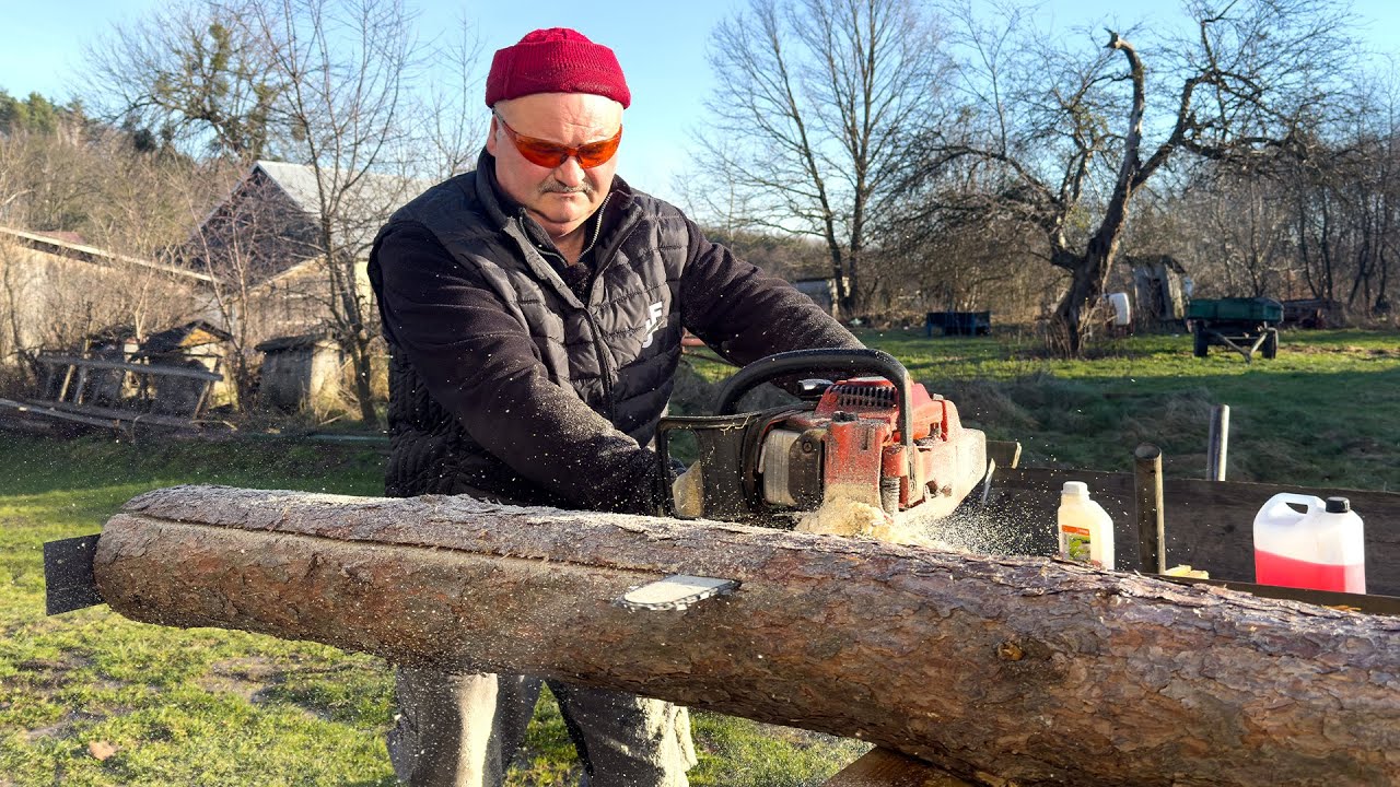 DOMOWY MINI TARTAK z PILARKI SPALINOWEJ - YouTube