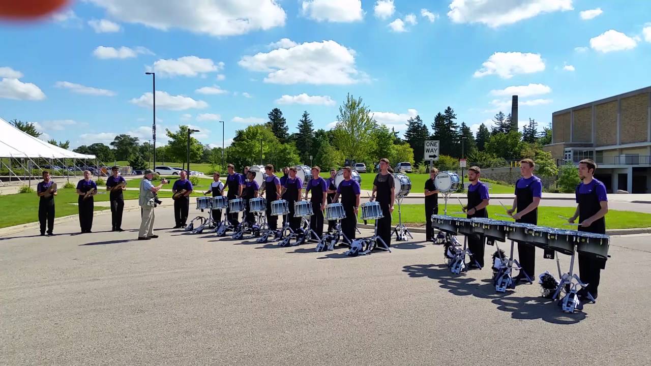 UW Whitewater Drumline Warmups - YouTube