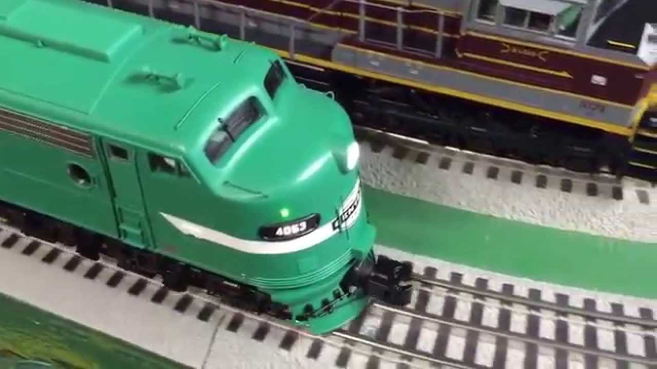 MTH Trains- NYC E8 AA - YouTube