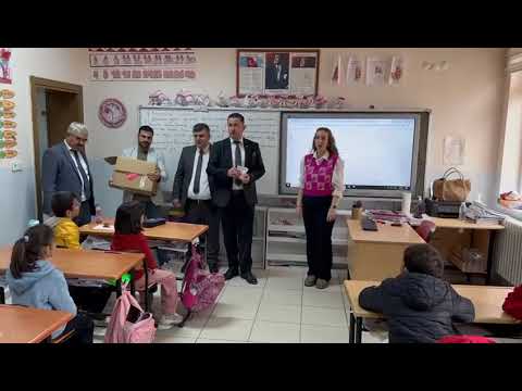 LALAPAŞA’DA 10 KASIM’A ÖZEL MİNİK ÖĞRENCİLERE ANLAMLI SÜRPRİZ