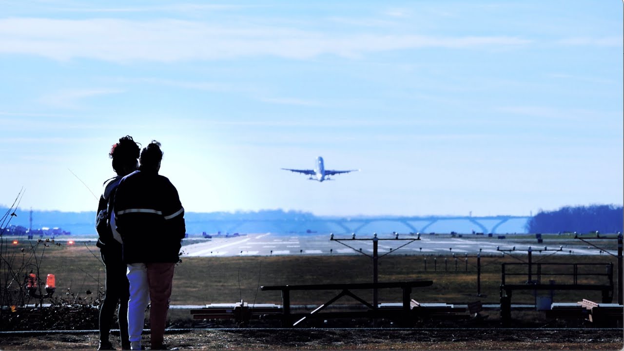 Gravelly Point is LOUD! - YouTube