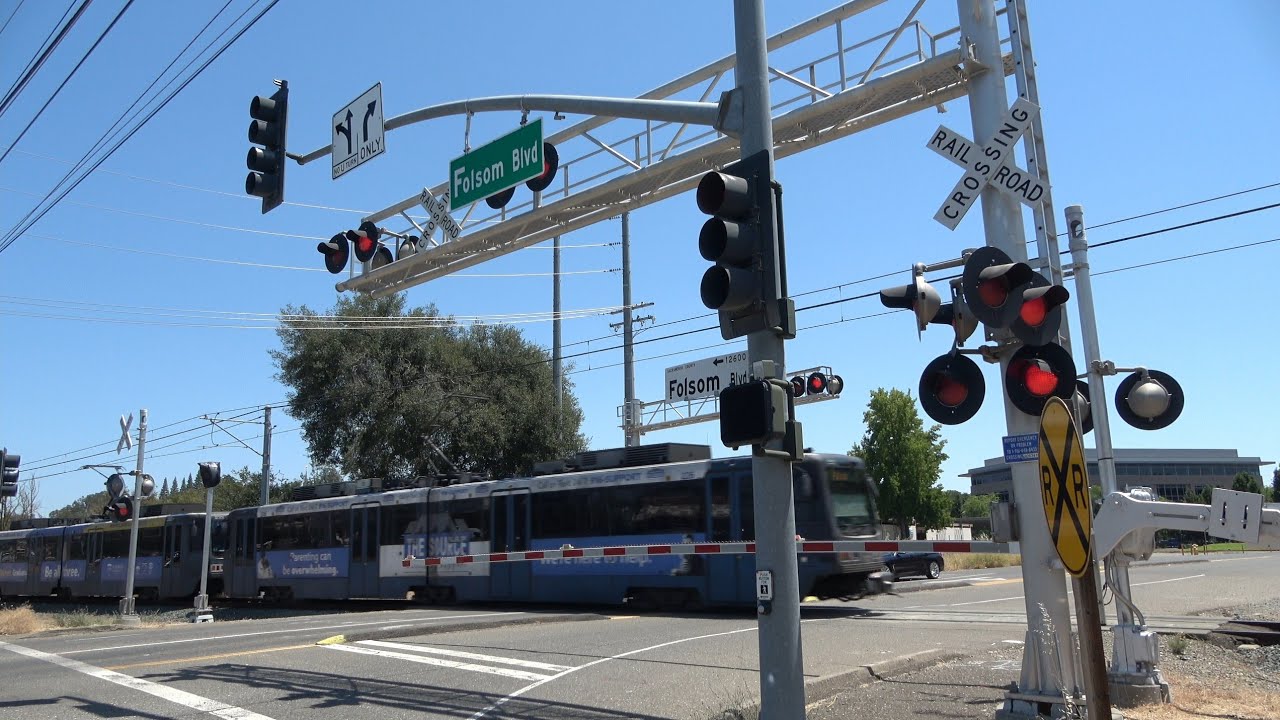 SacRT Light Rail - Birkmont Dr. Railroad Crossing, Folsom CA - YouTube