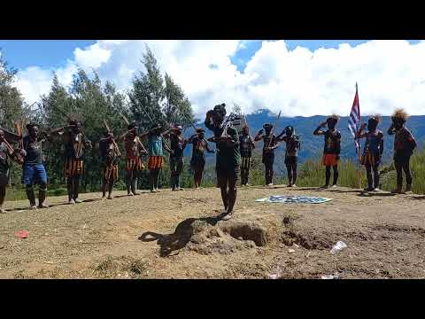 pimpinan panglima tertinggi Undius Kogoya.komandan peleton atau ...