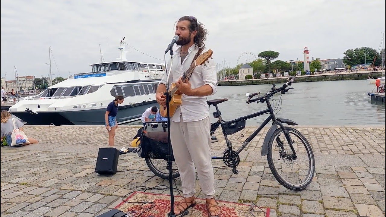 Julien Mueller ( Mistral Gagnant ) - La Rochelle 2023 ... - YouTube