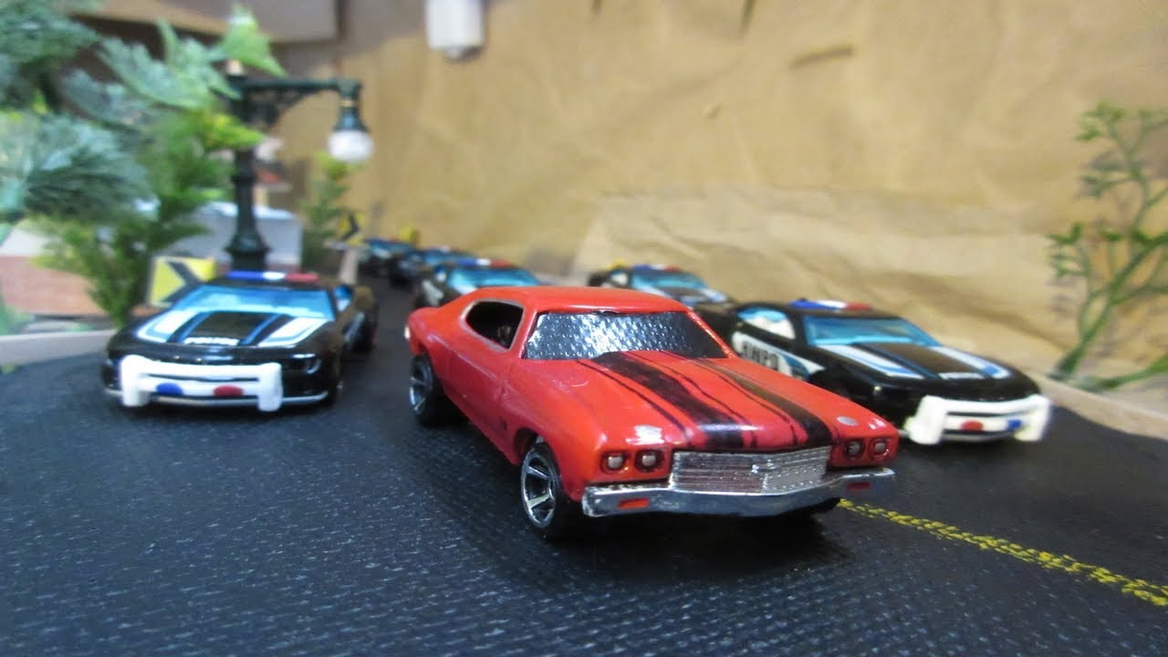 Hot Wheels Police Chase 15 - YouTube