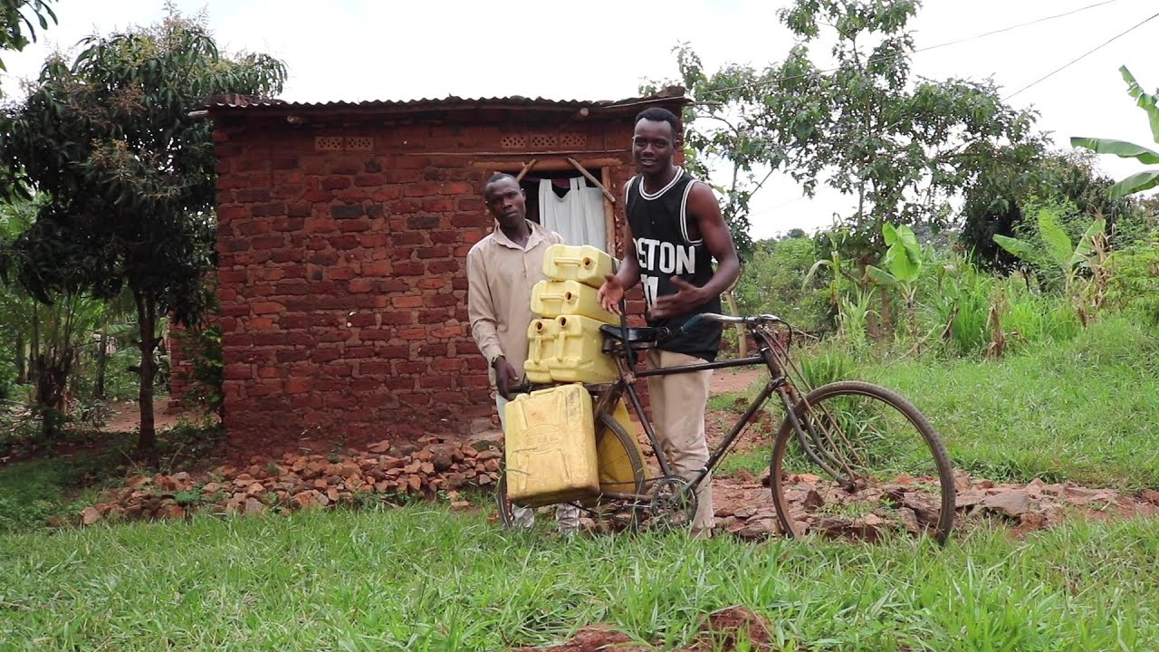 How to fetch water water in eastern villages of Uganda - YouTube
