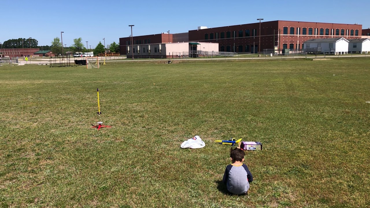 Estes Long Ranger Model Rocket - YouTube