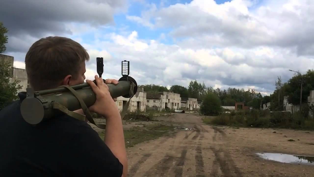Russian Airsoft Pyro RPG Rocket Launcher "Aglen" (Slow motion) - YouTube
