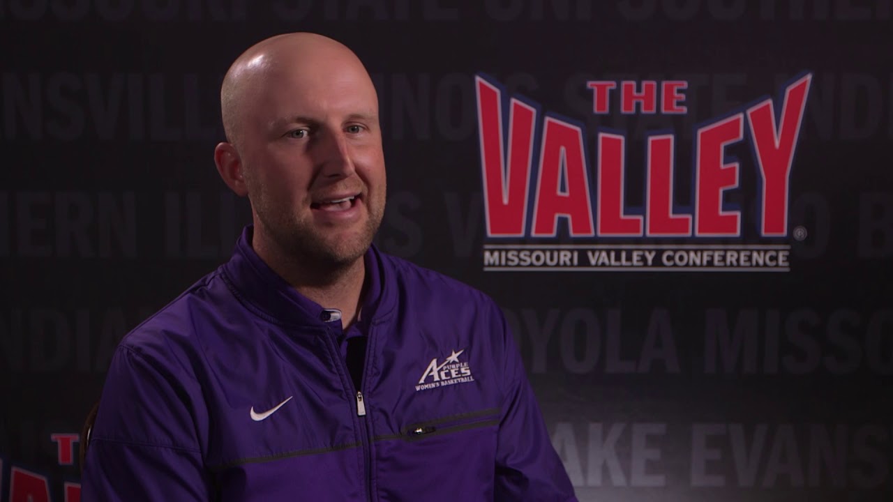 #MVCTipOff: 1-On-1 with Matt Ruffing (Evansville) - YouTube