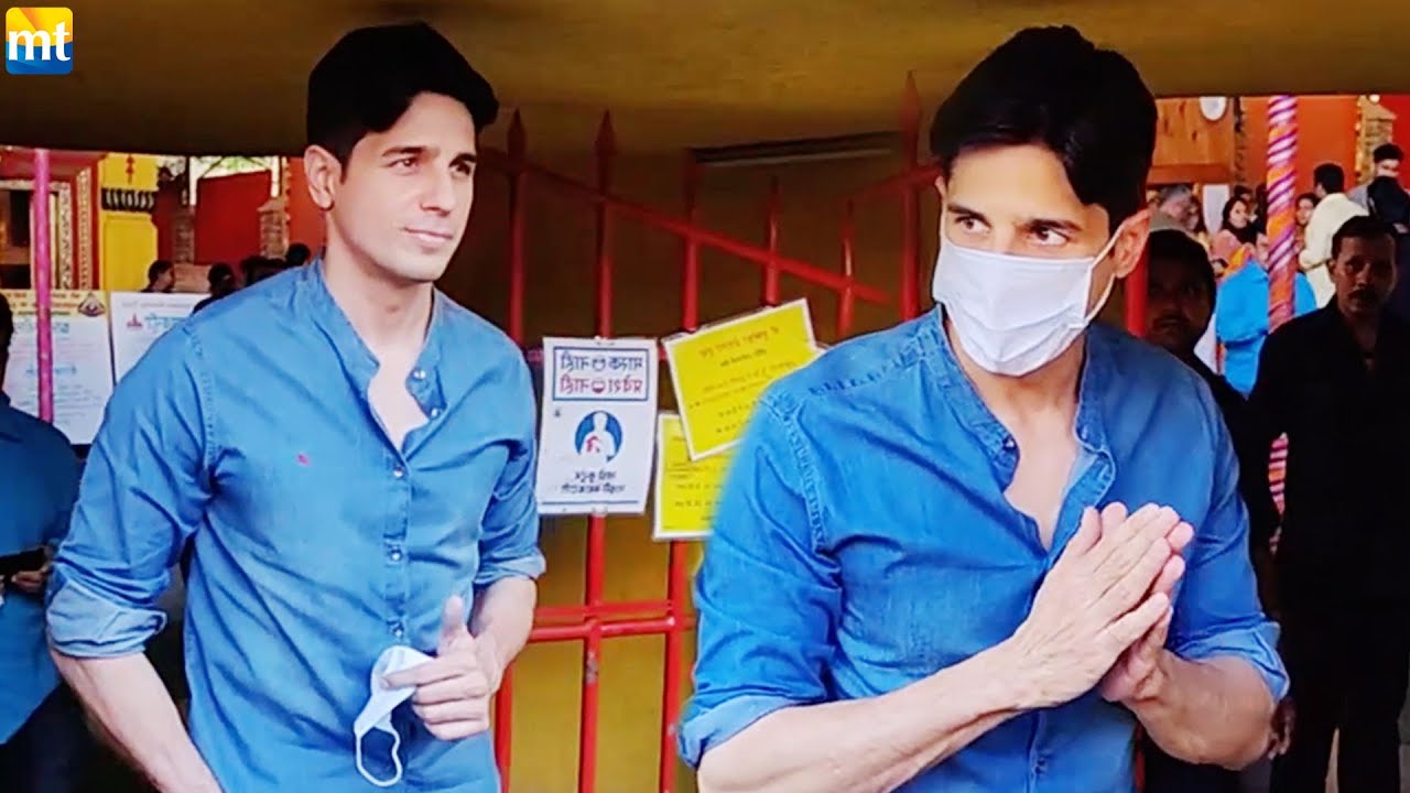 Sidharth Malhotra offers Prayers at Mukteshwar Temple for Thank God's ...