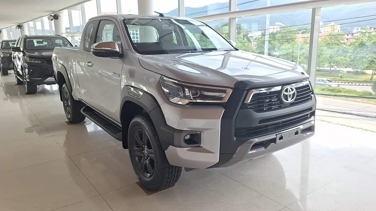 Entryสีเงินหล่ออย่างดี พาชม 2024 Toyota Hilux Revo PreRunner C-Cab 2x4 ...