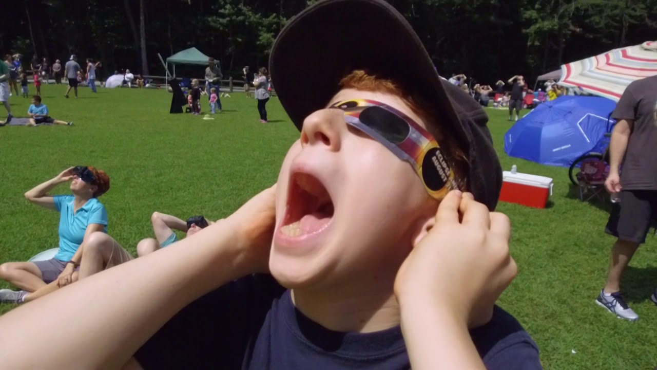 2017 Solar Eclipse: Journalist's ecstatic reaction from the path of ...