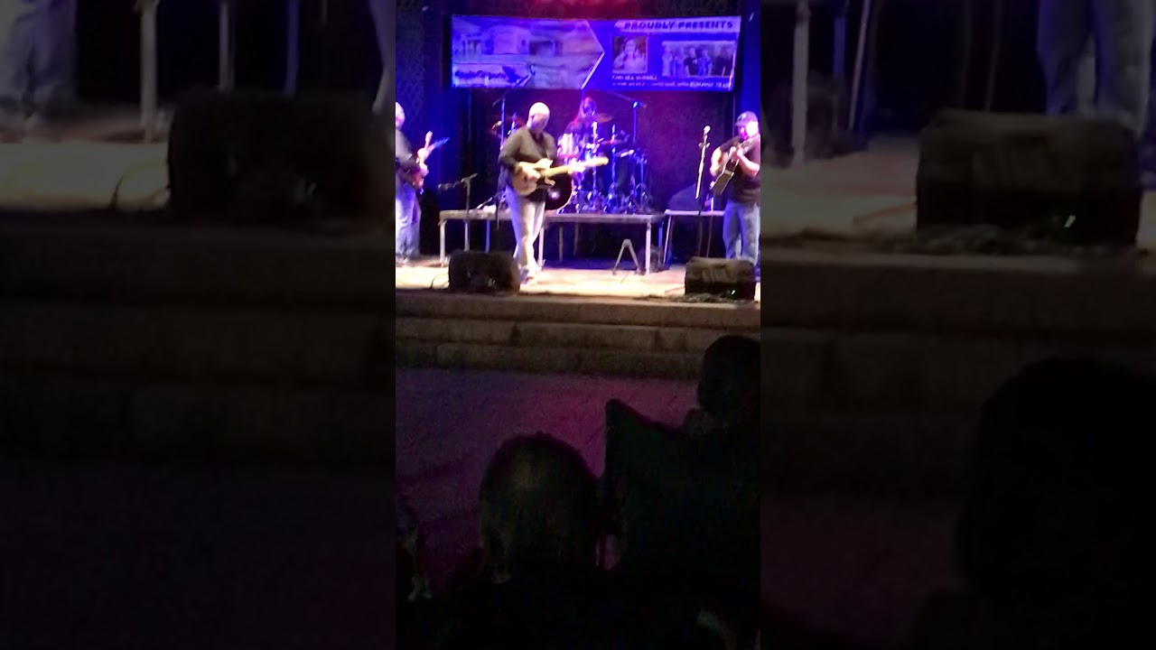 Chelsea Sorrell and Runaway Train “Brandy” (Mickey Wall) - YouTube