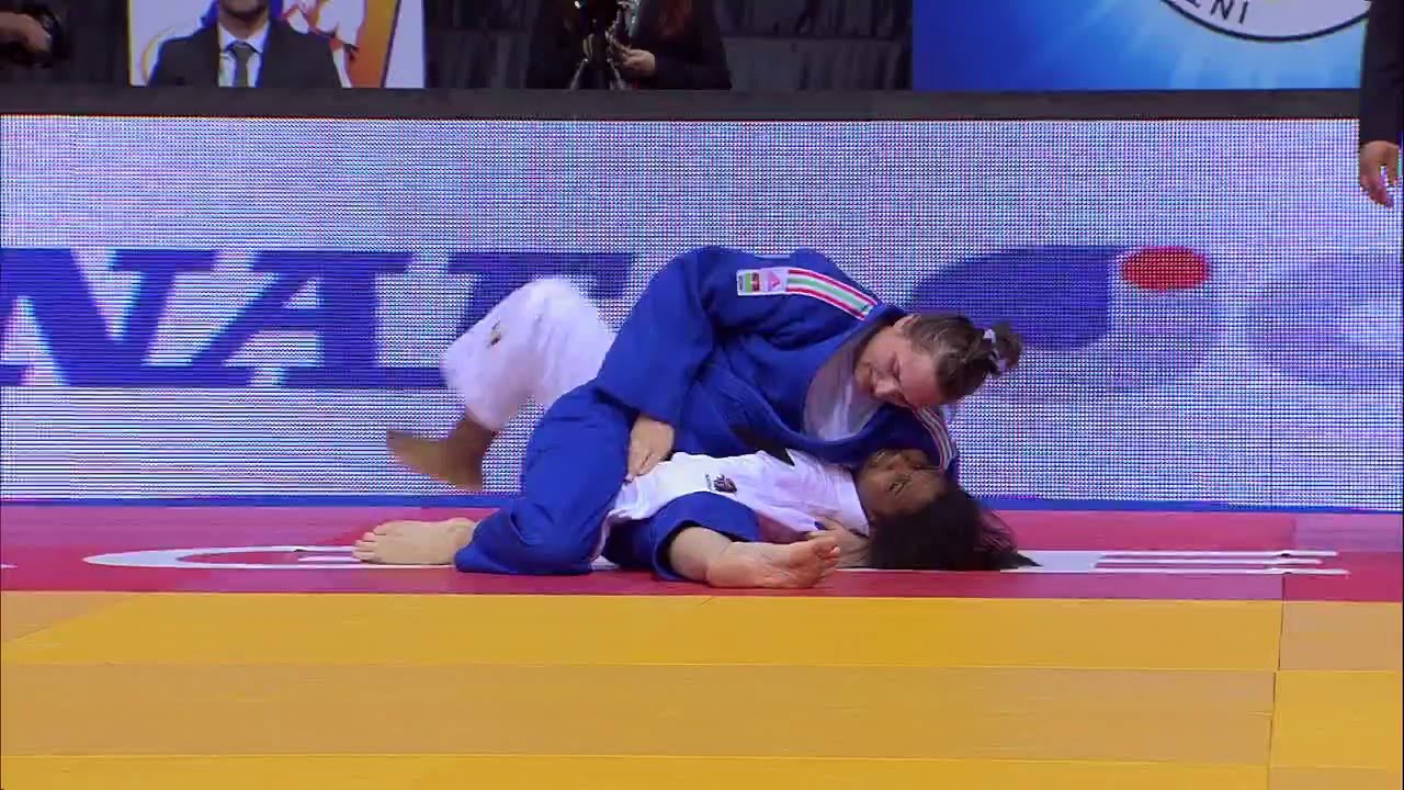 women judo osaekomi 48 - YouTube