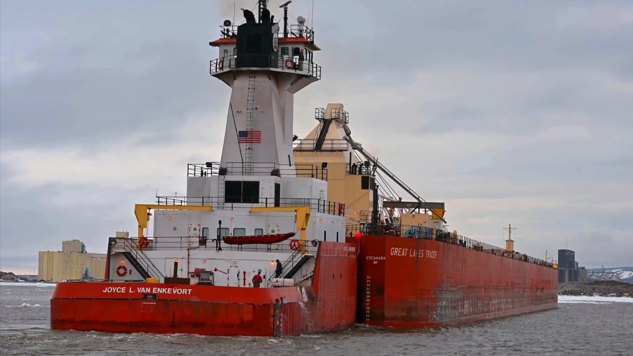 Great Lakes Trader - Last Ship Taking Refuge From the Storm - YouTube