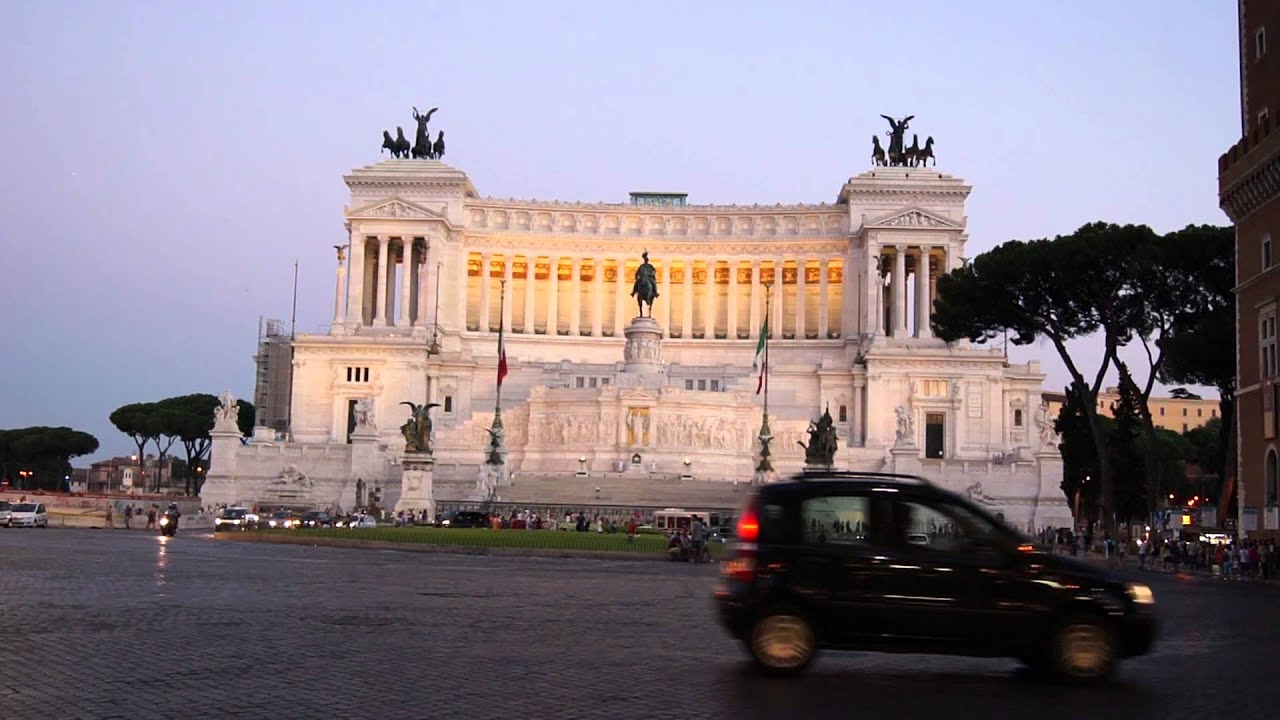 Rzym - Plac Wenecki i Ołtarz Ojczyzny (Vittoriano) - YouTube