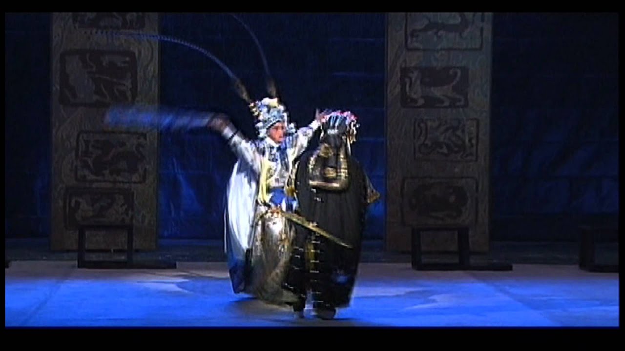 2011 Festival backstage - Peking Opera Explained - YouTube