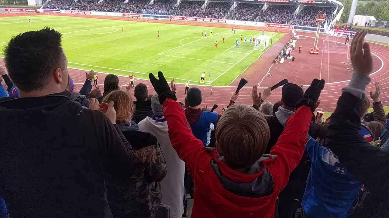 Viking Clap of Iceland football fans - YouTube