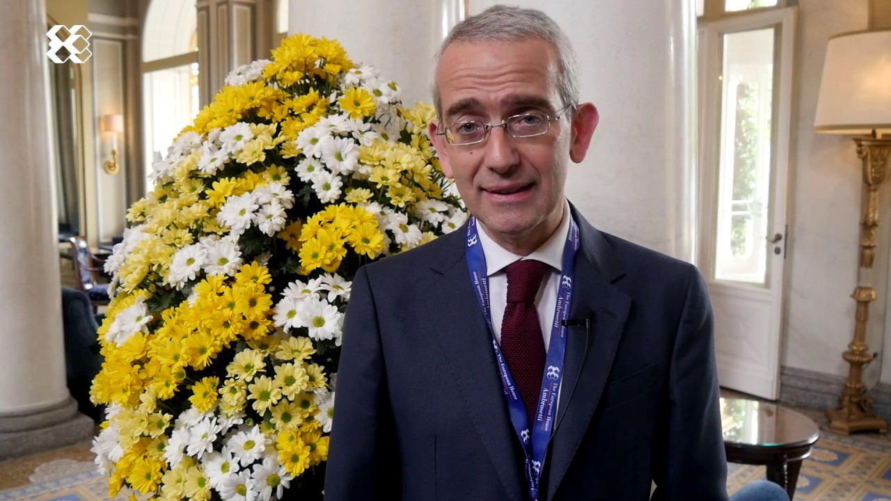 Federico Fubini commenta il debito italiano - YouTube